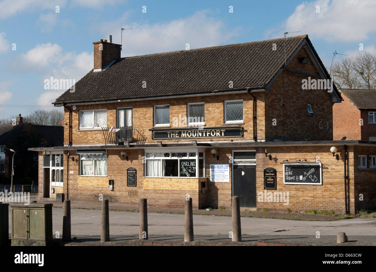 The Mountfort pub, Kingshurst, West Midlands, England, UK Stock Photo ...