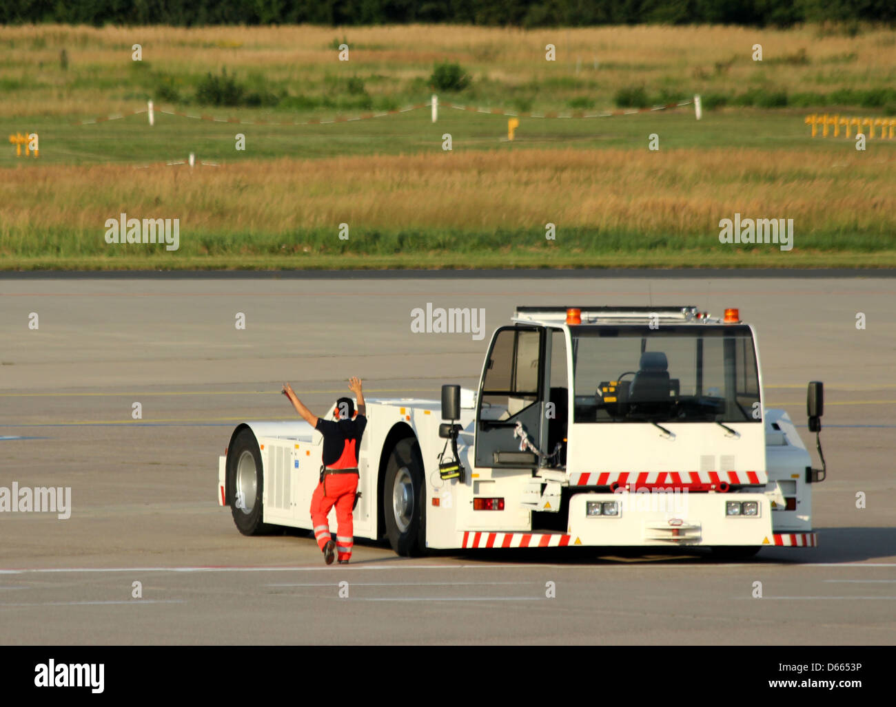 plain towing vehicle Stock Photo - Alamy