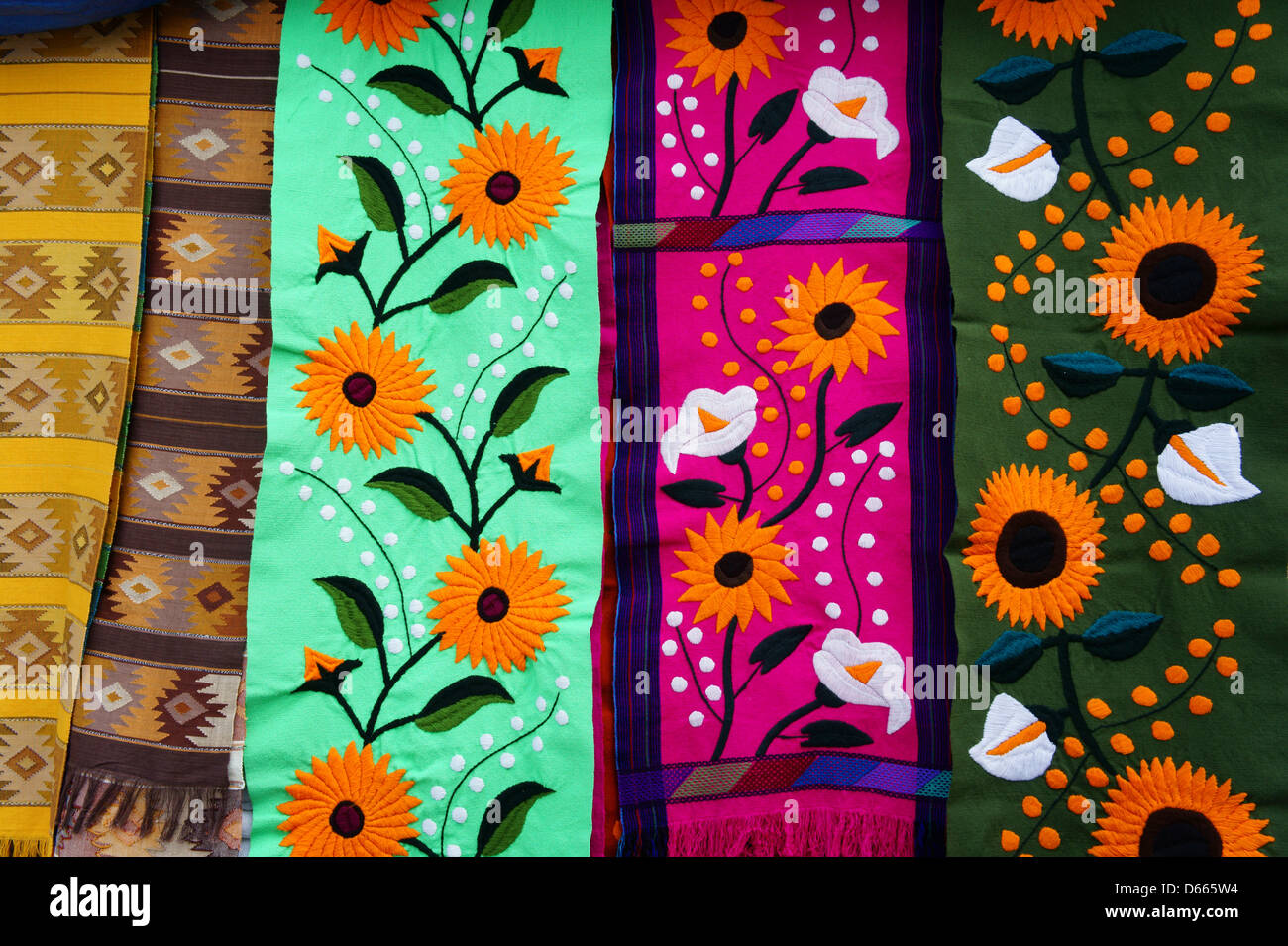 Mexican textiles hi-res stock photography and images - Alamy