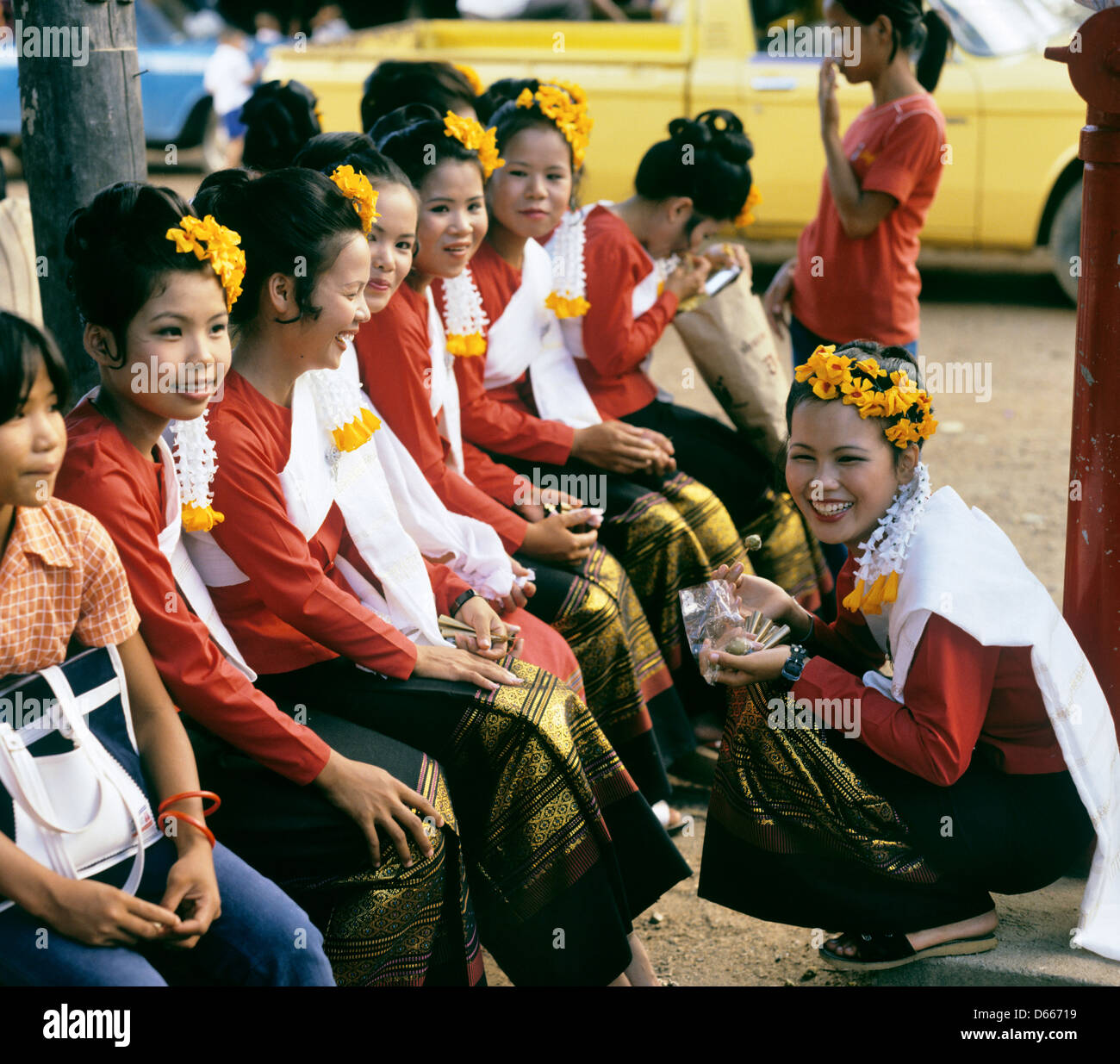 Siamese costumes hi-res stock photography and images - Alamy