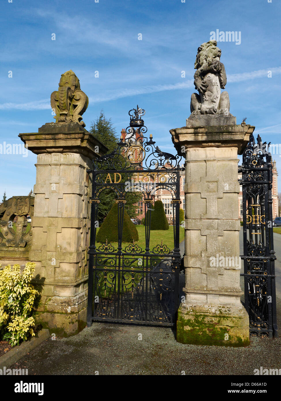 Gate detail, Crewe Hall Cheshire UK Stock Photo - Alamy