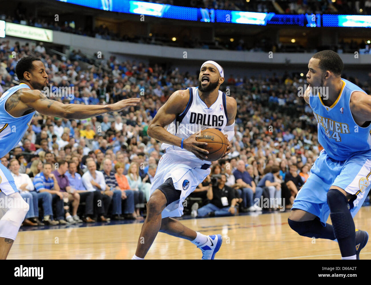 Dallas, TX, USA. Apr 12, 2013: Dallas Mavericks shooting guard Vince ...