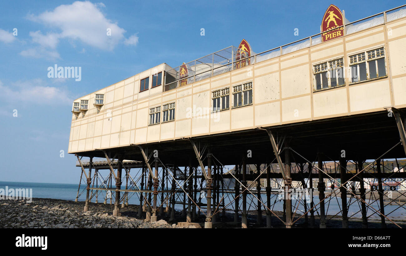 The royal pier aberystwyth hi-res stock photography and images - Alamy