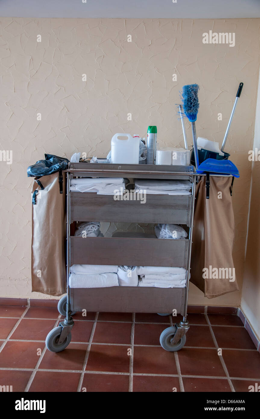Cleaning service cart hi-res stock photography and images - Alamy