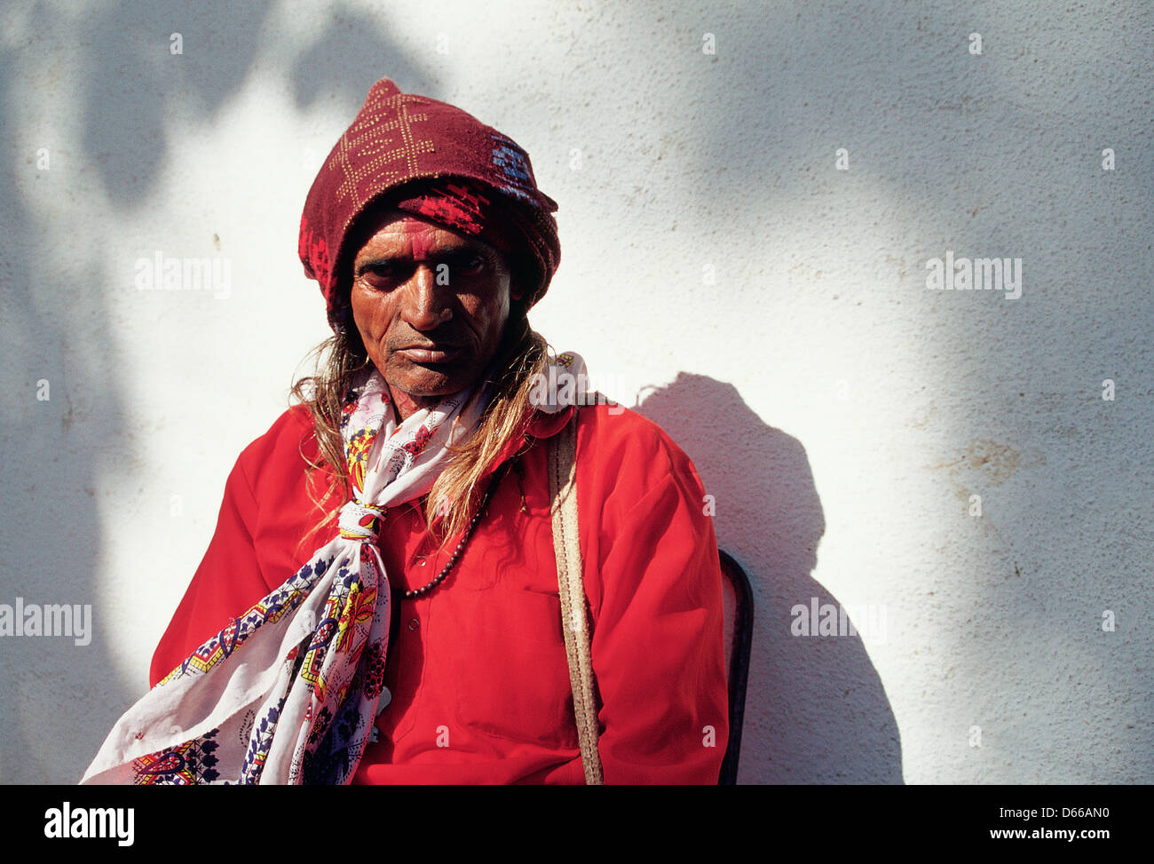 Traditional healer belonging to the Bhil tribe ( India Stock Photo - Alamy