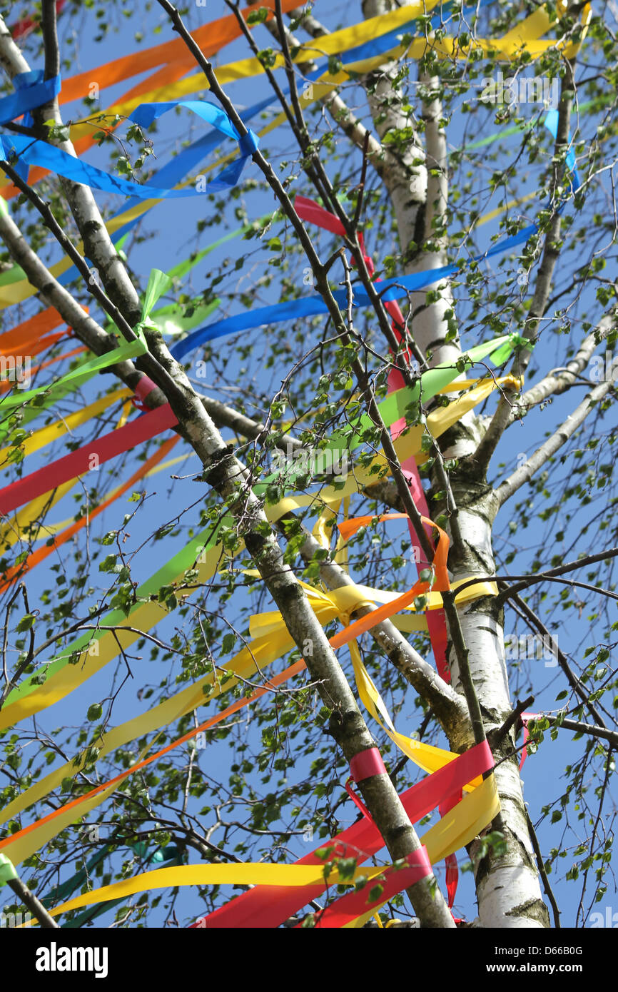 Top of maypole hi-res stock photography and images - Alamy