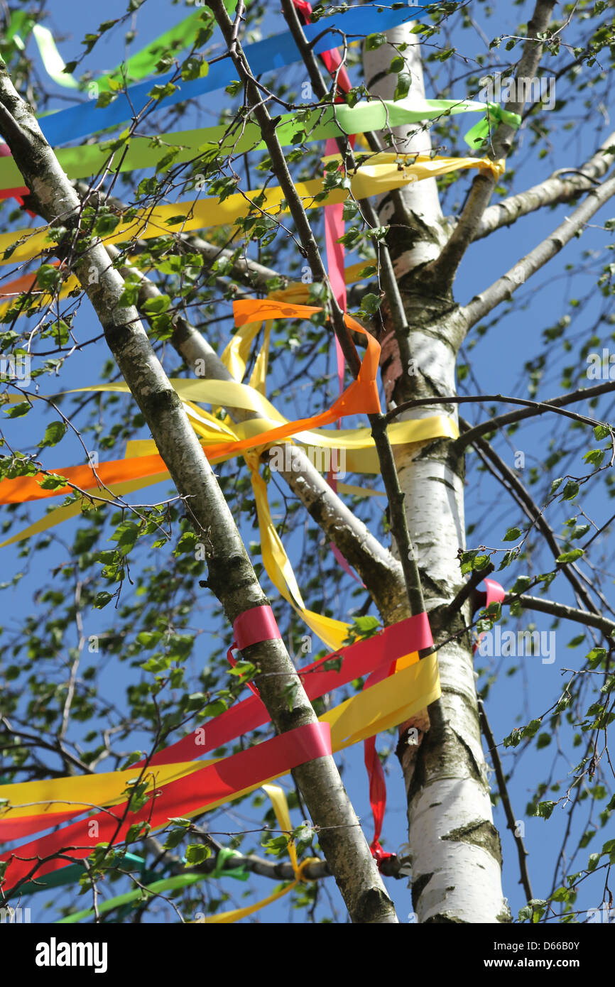 Top of maypole hi-res stock photography and images - Alamy