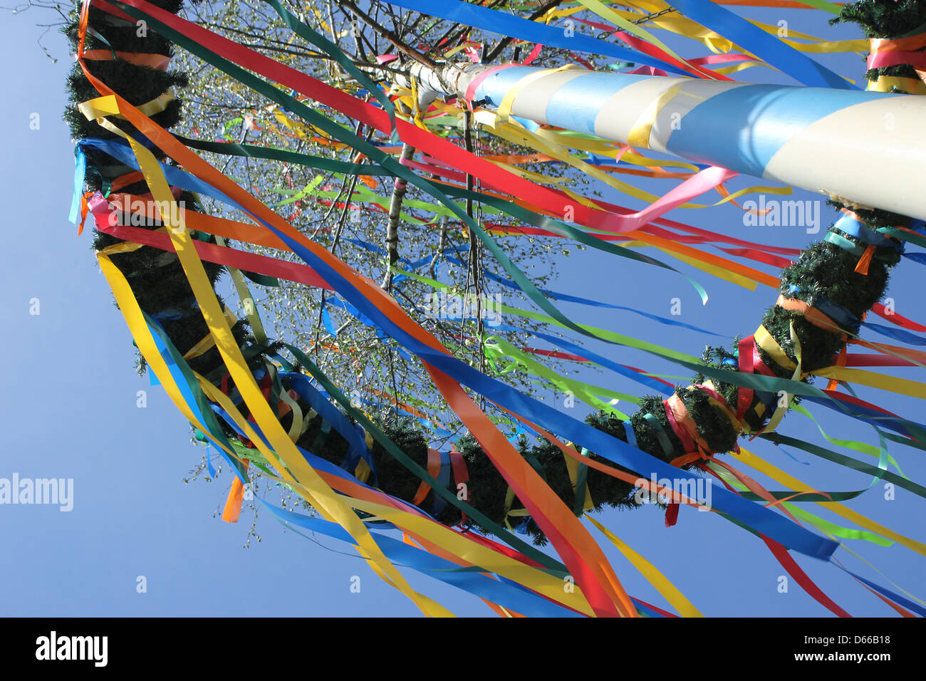 Maypole hi-res stock photography and images - Alamy