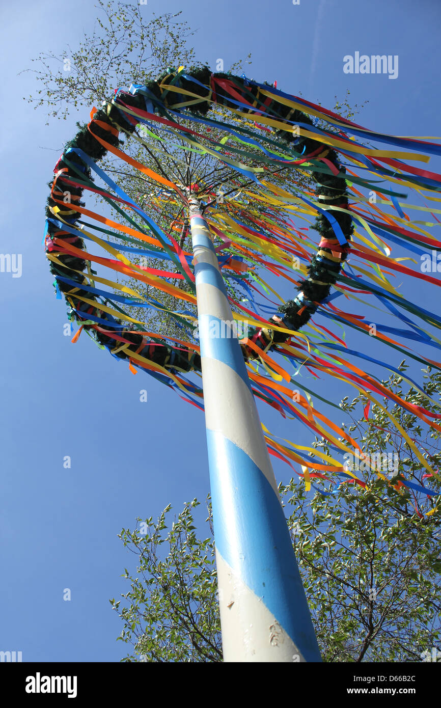Maypole dance germany hi-res stock photography and images - Alamy