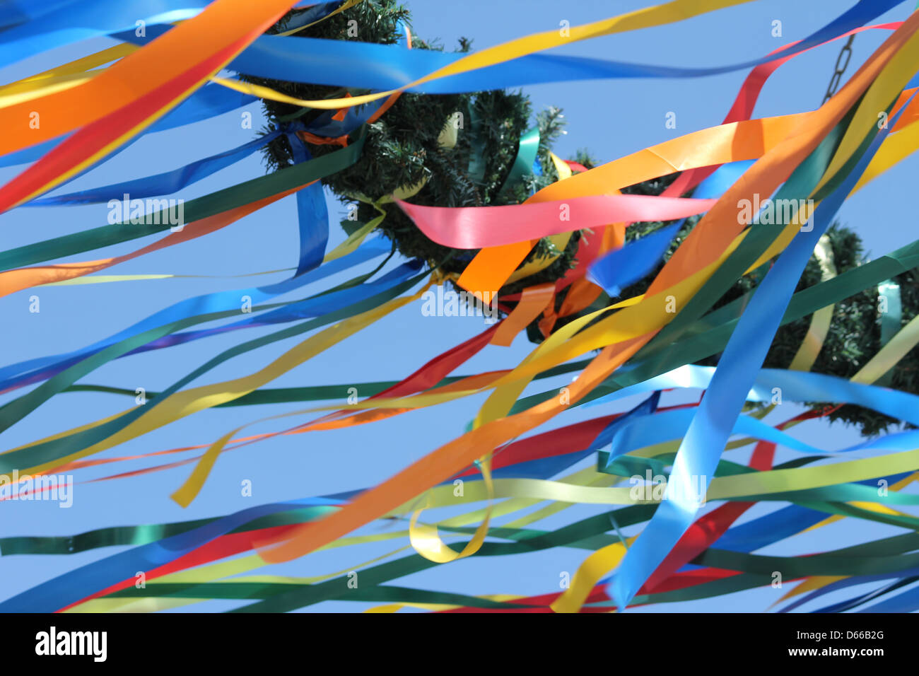 Maypole hi-res stock photography and images - Alamy