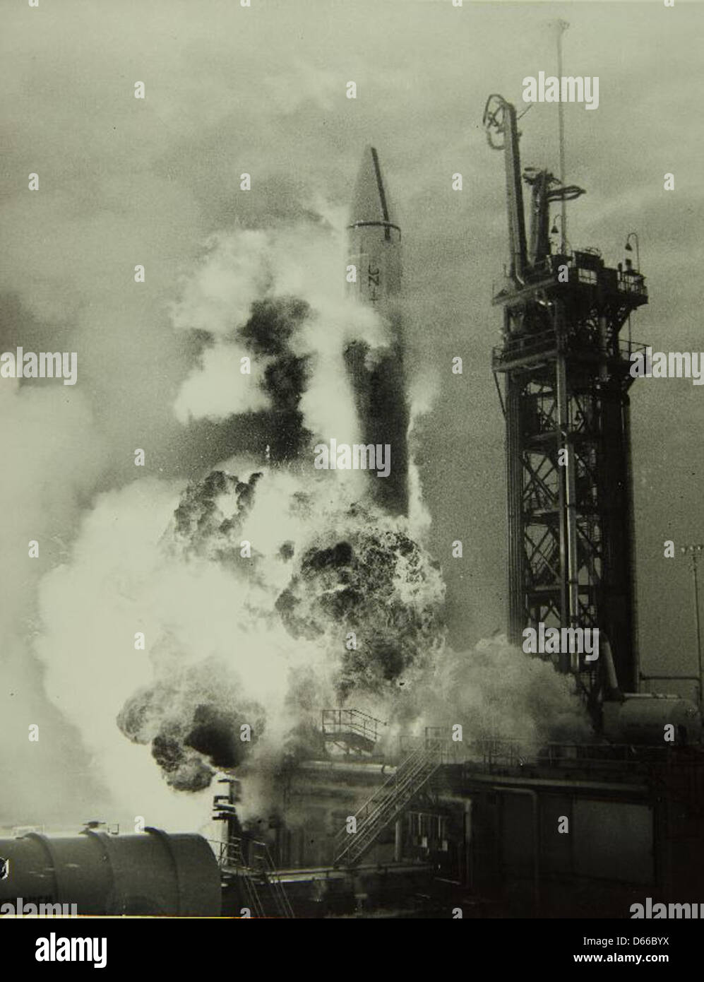 Flight failure hi-res stock photography and images - Alamy