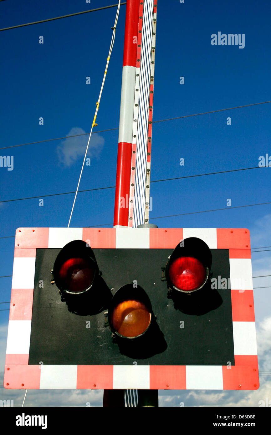 East Coast Main Line, Level crossing lights at RED warning Stock Photo ...