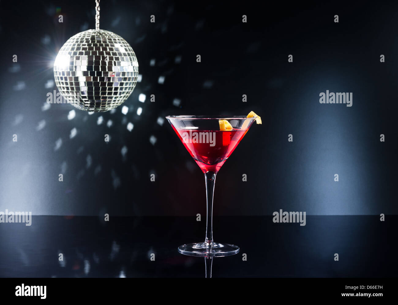 Cocktails on the disco dance floor Stock Photo - Alamy
