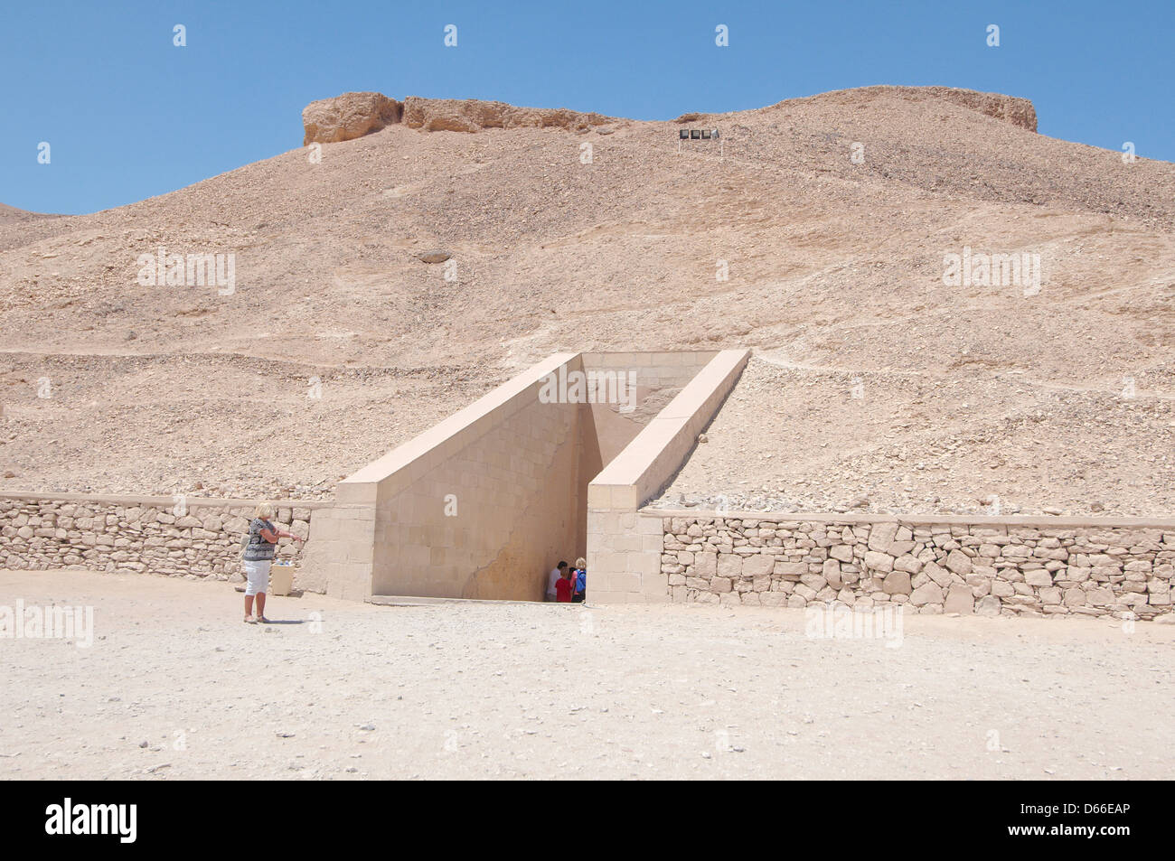 Entrance to the burial site of Ramesses IV (KV2), East Valley of the ...