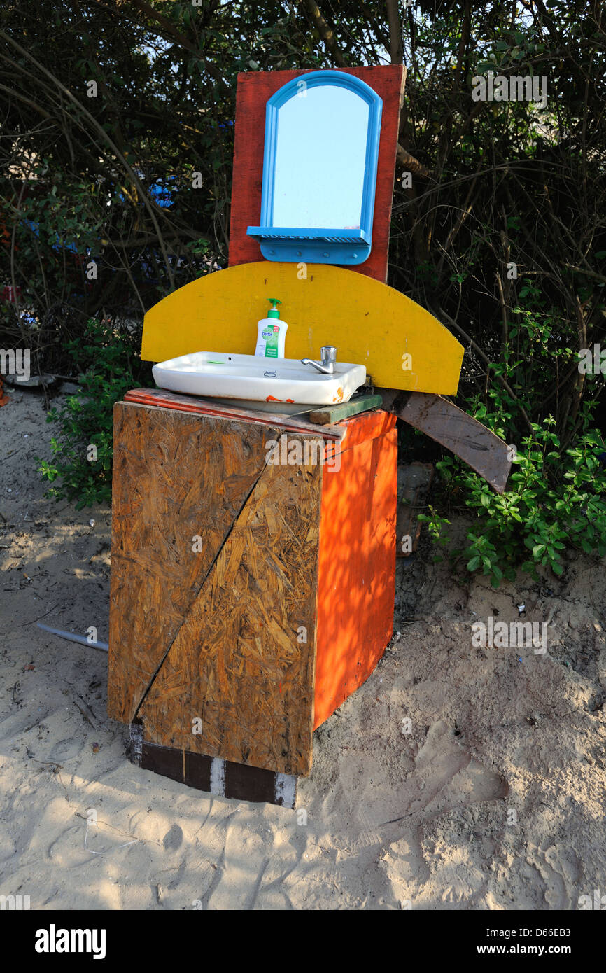 Wash basin hi-res stock photography and images - Alamy