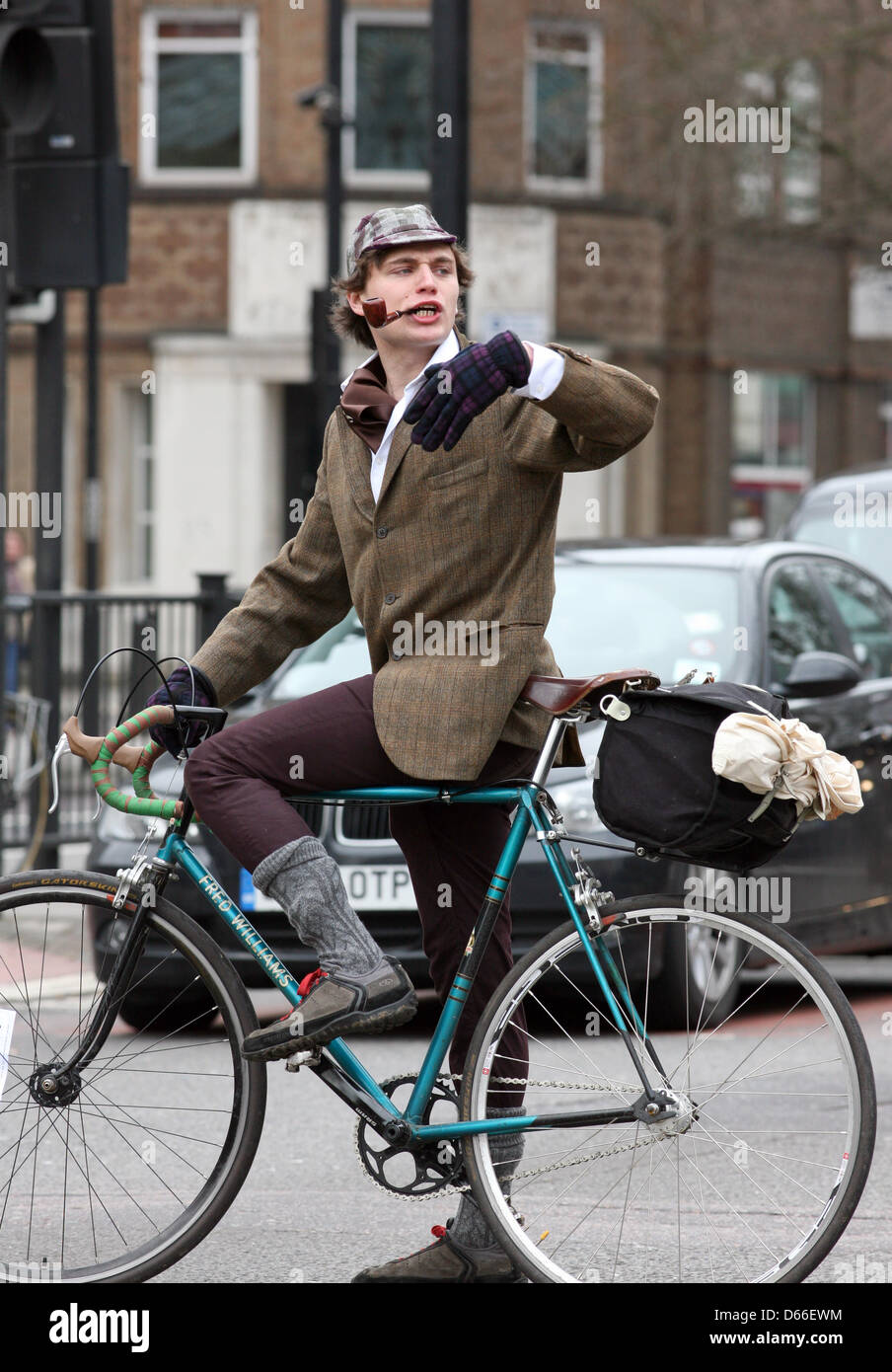 Tweed suits hi-res stock photography and images - Alamy