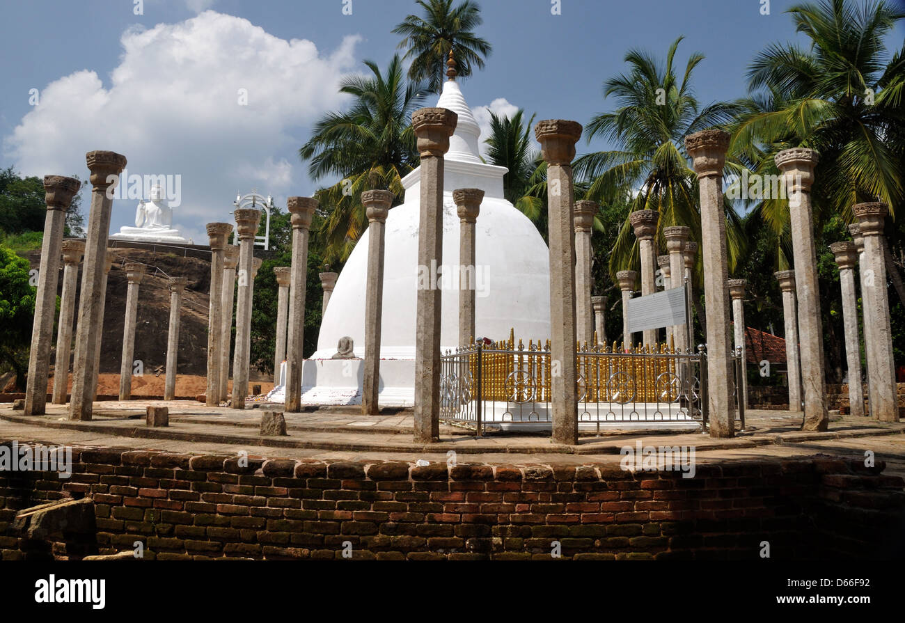 Mihintale temple hi-res stock photography and images - Alamy