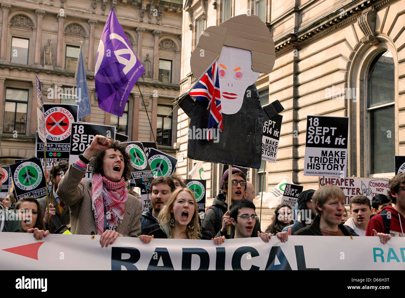 Glasgow anti war anti nuclear demonstration hi-res stock photography ...