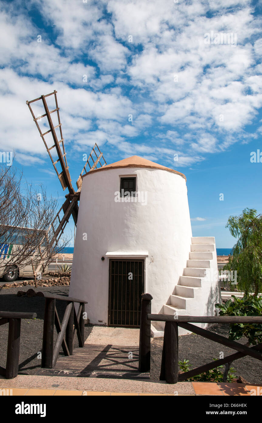 Mill blades hi-res stock photography and images - Alamy