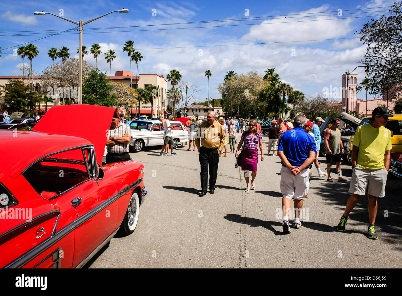 Classic and Custom Car show in downtown Venice Florida Stock Photo - Alamy