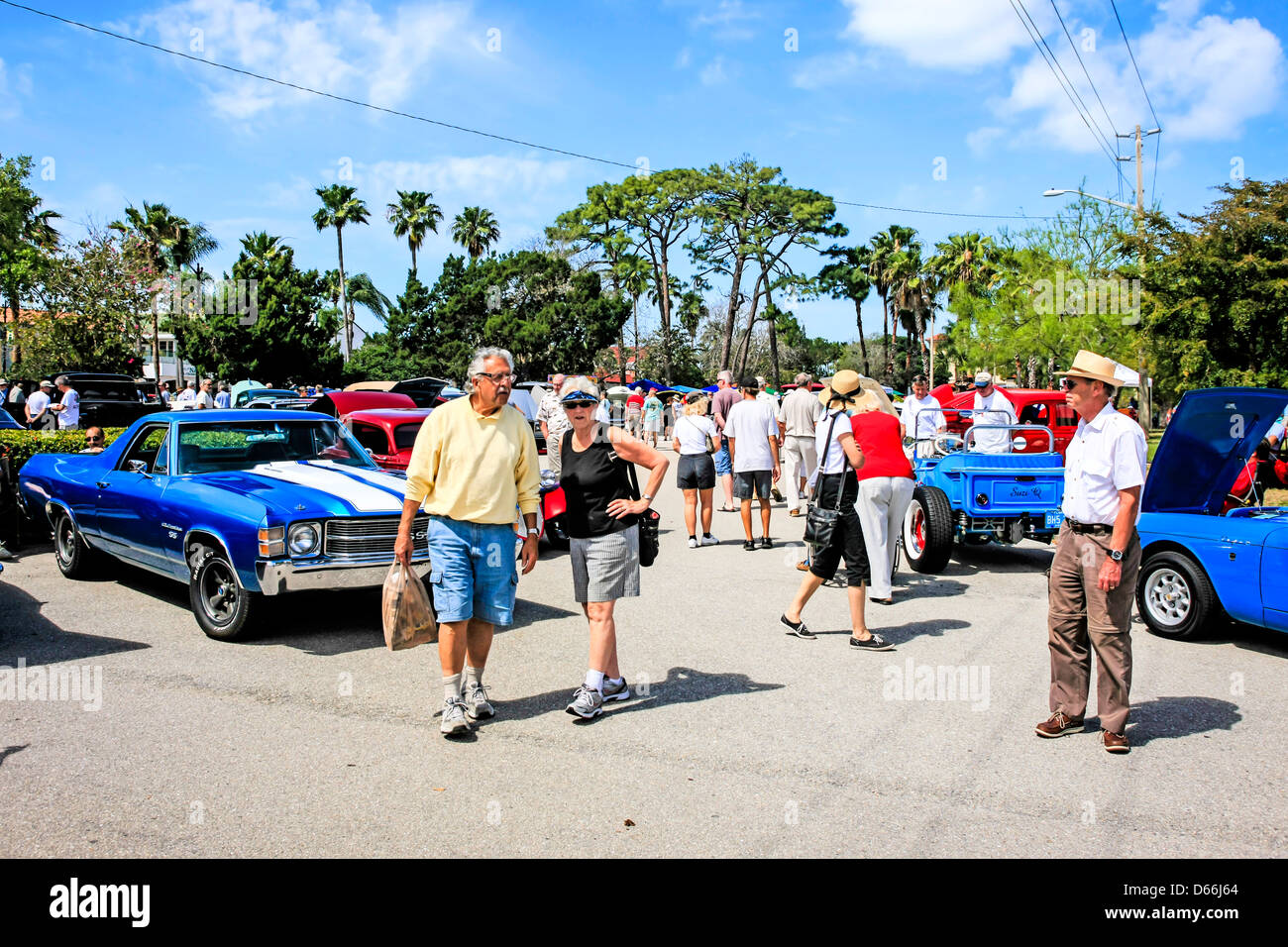 Classic and Custom Car show in downtown Venice Florida Stock Photo - Alamy