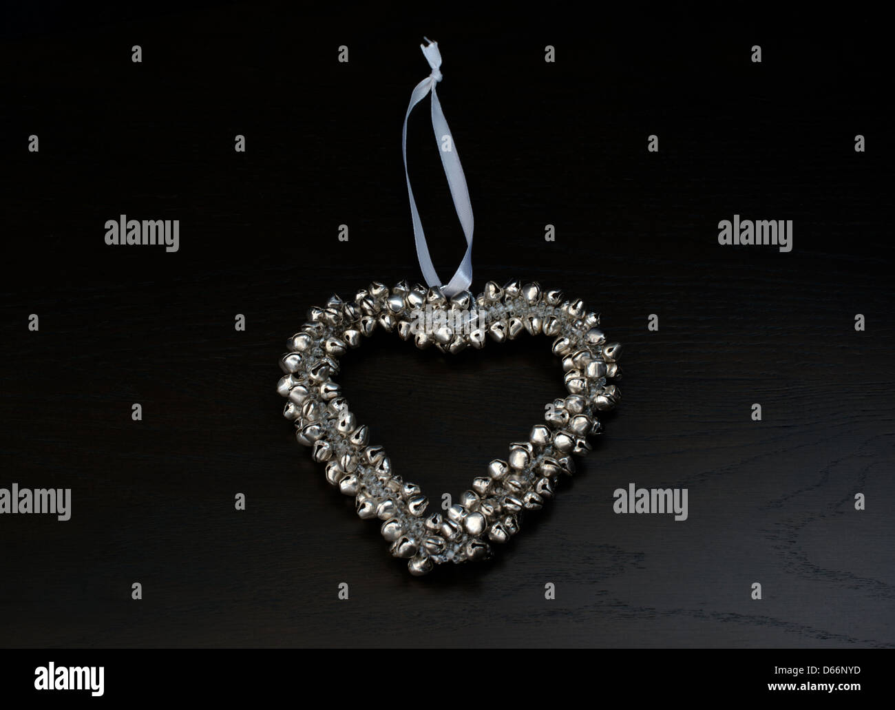 Silver wedding bells hi-res stock photography and images - Alamy