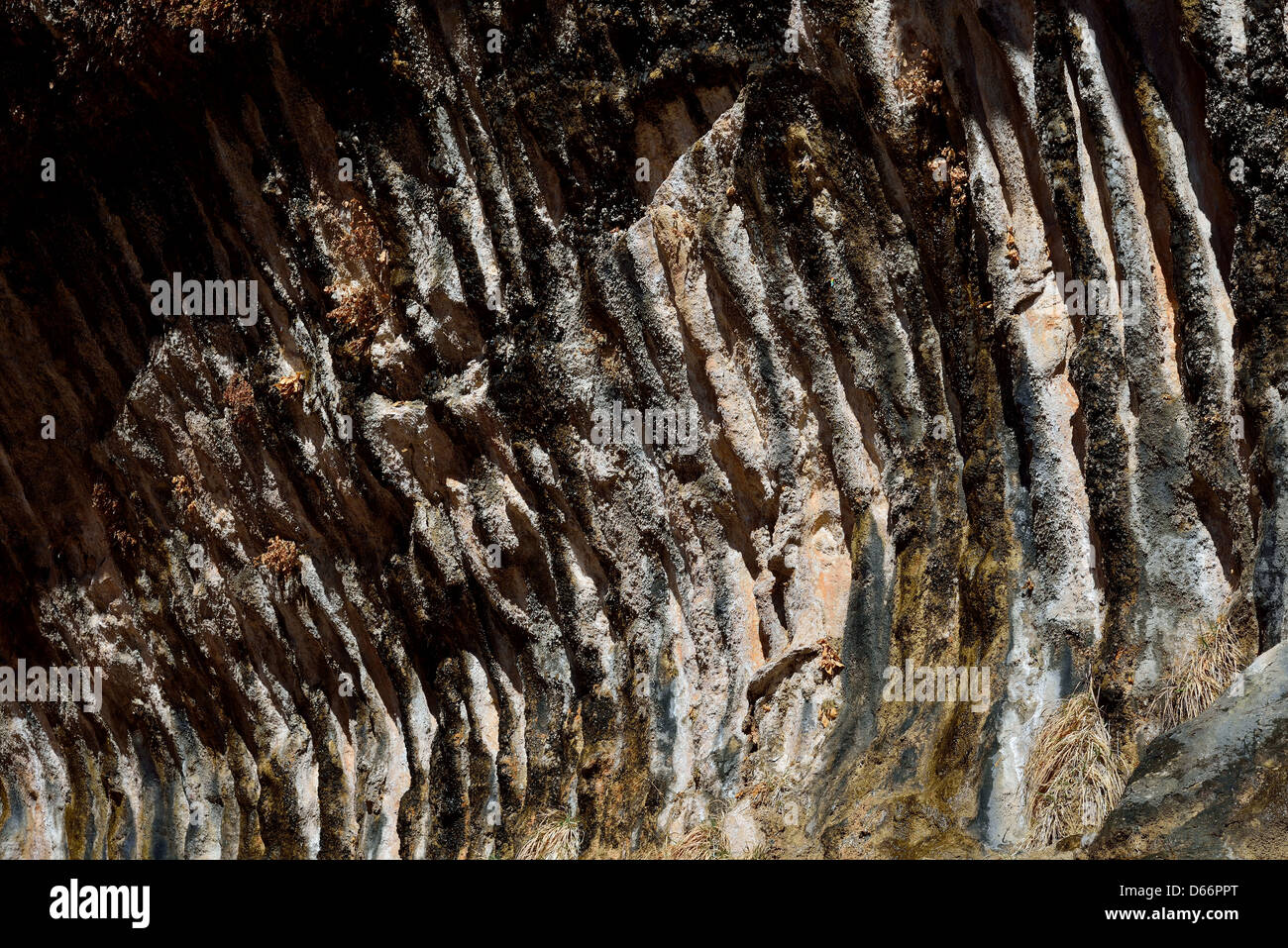 Rock wall texture hi-res stock photography and images - Alamy