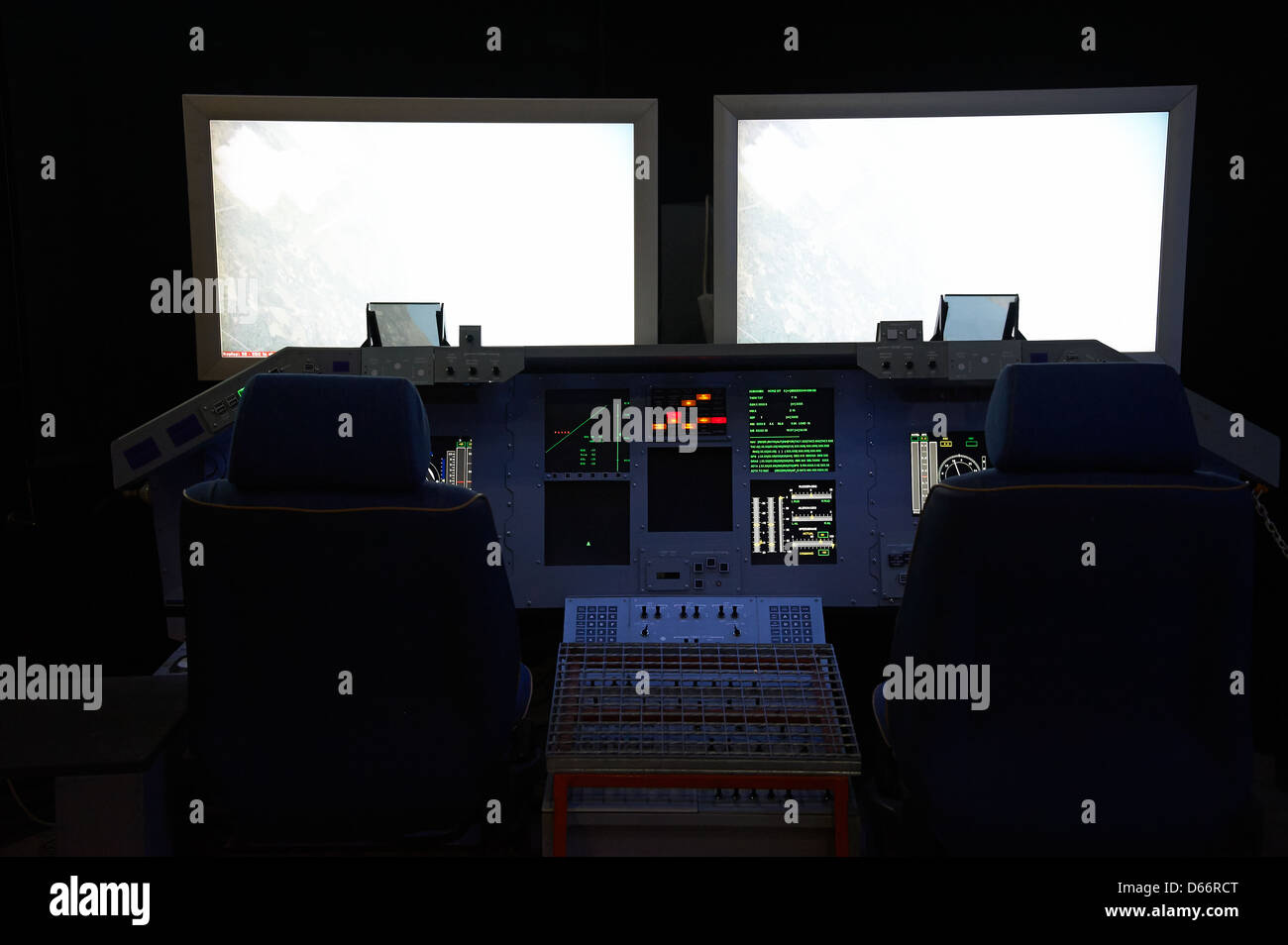 Flight deck cockpit space shuttle hi-res stock photography and images - Alamy