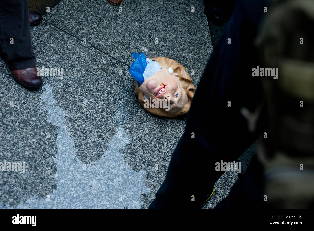 Fake death hi-res stock photography and images - Alamy