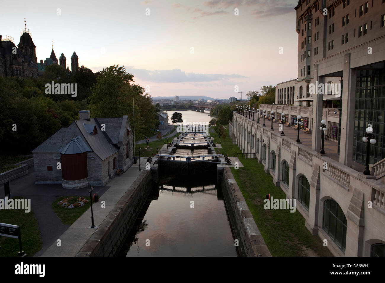 Ottawa canada tourist hi-res stock photography and images - Alamy