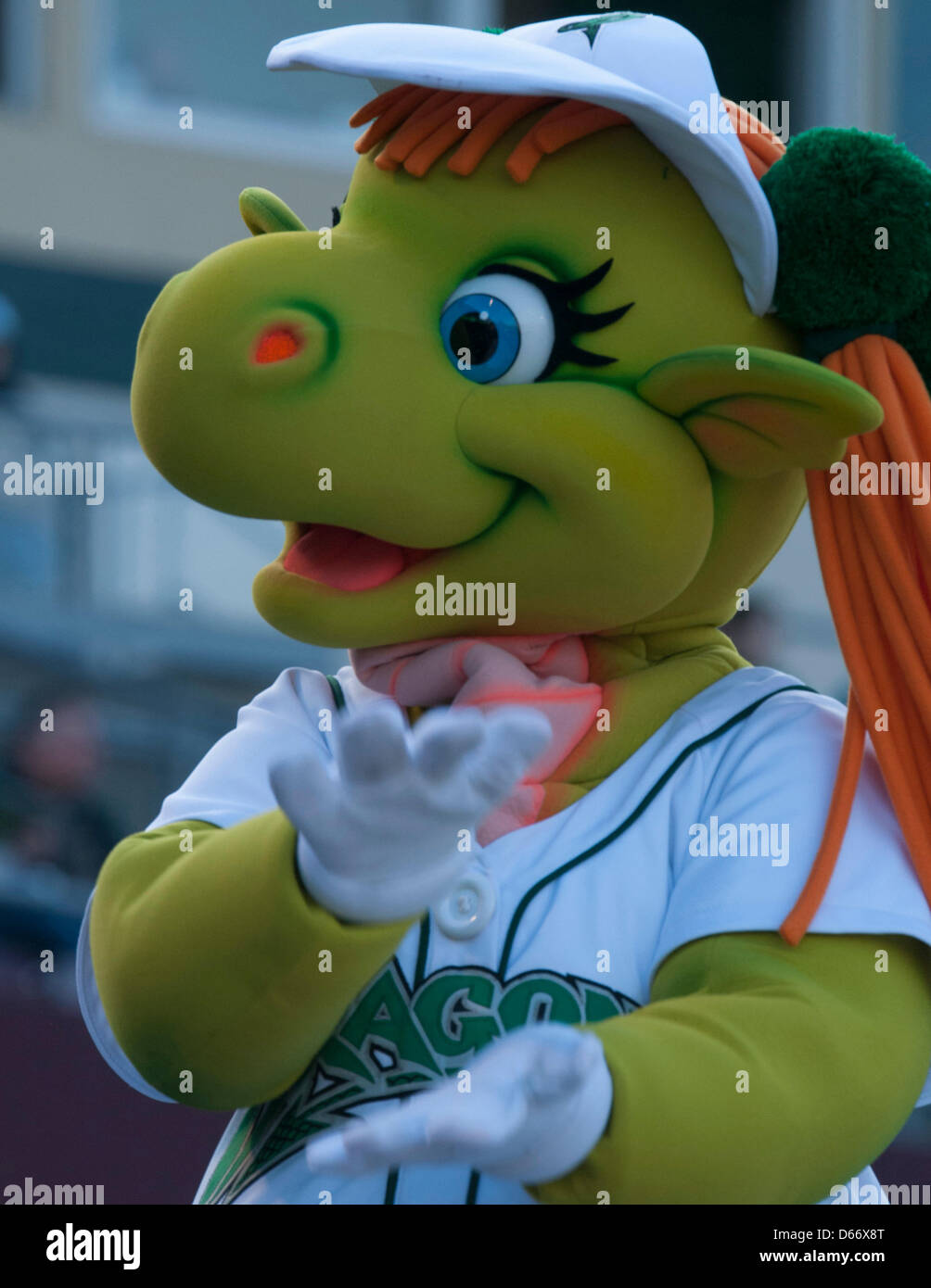 Dayton dragons dragon mascot hi-res stock photography and images - Alamy