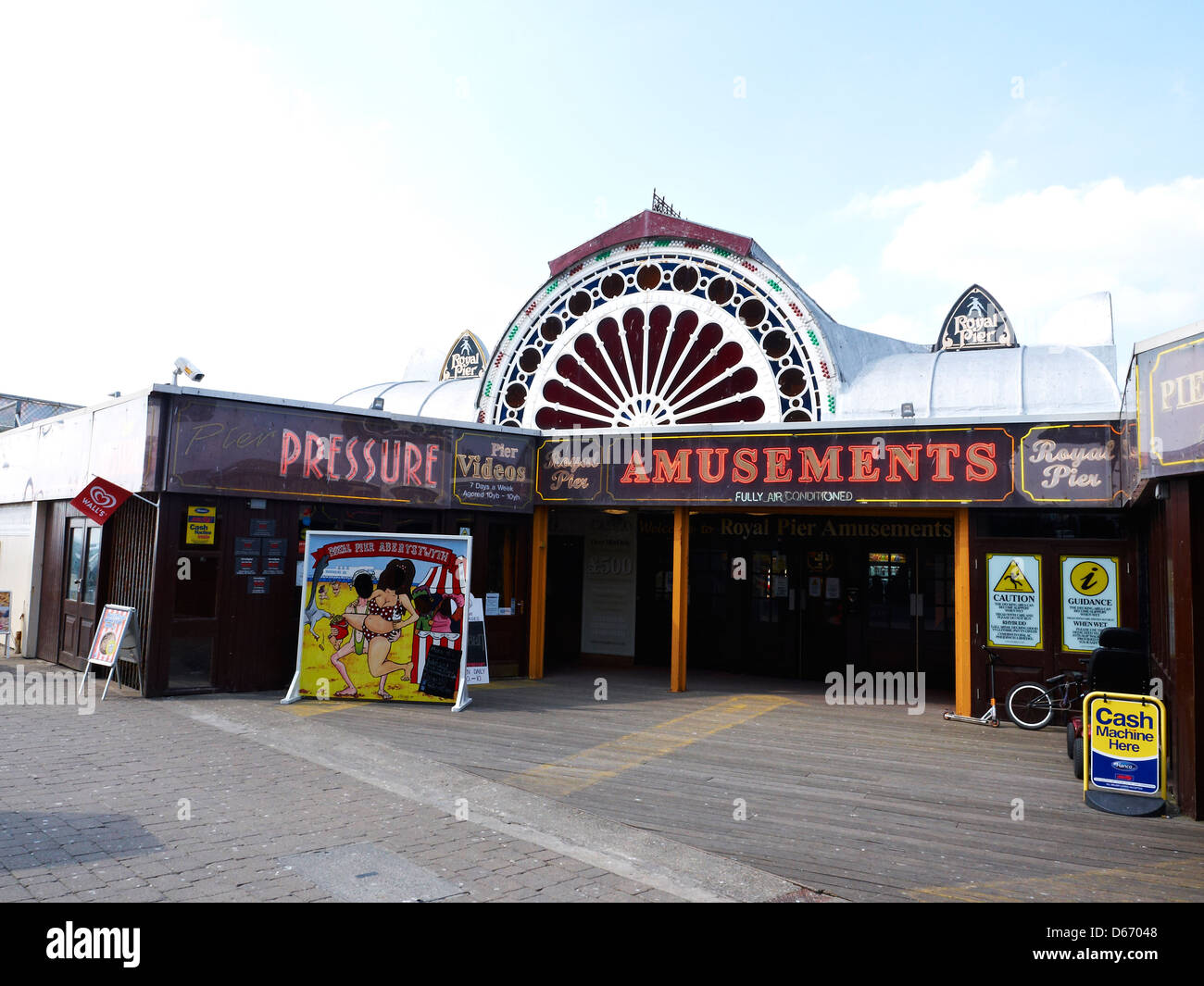 Royal pier hi-res stock photography and images - Alamy