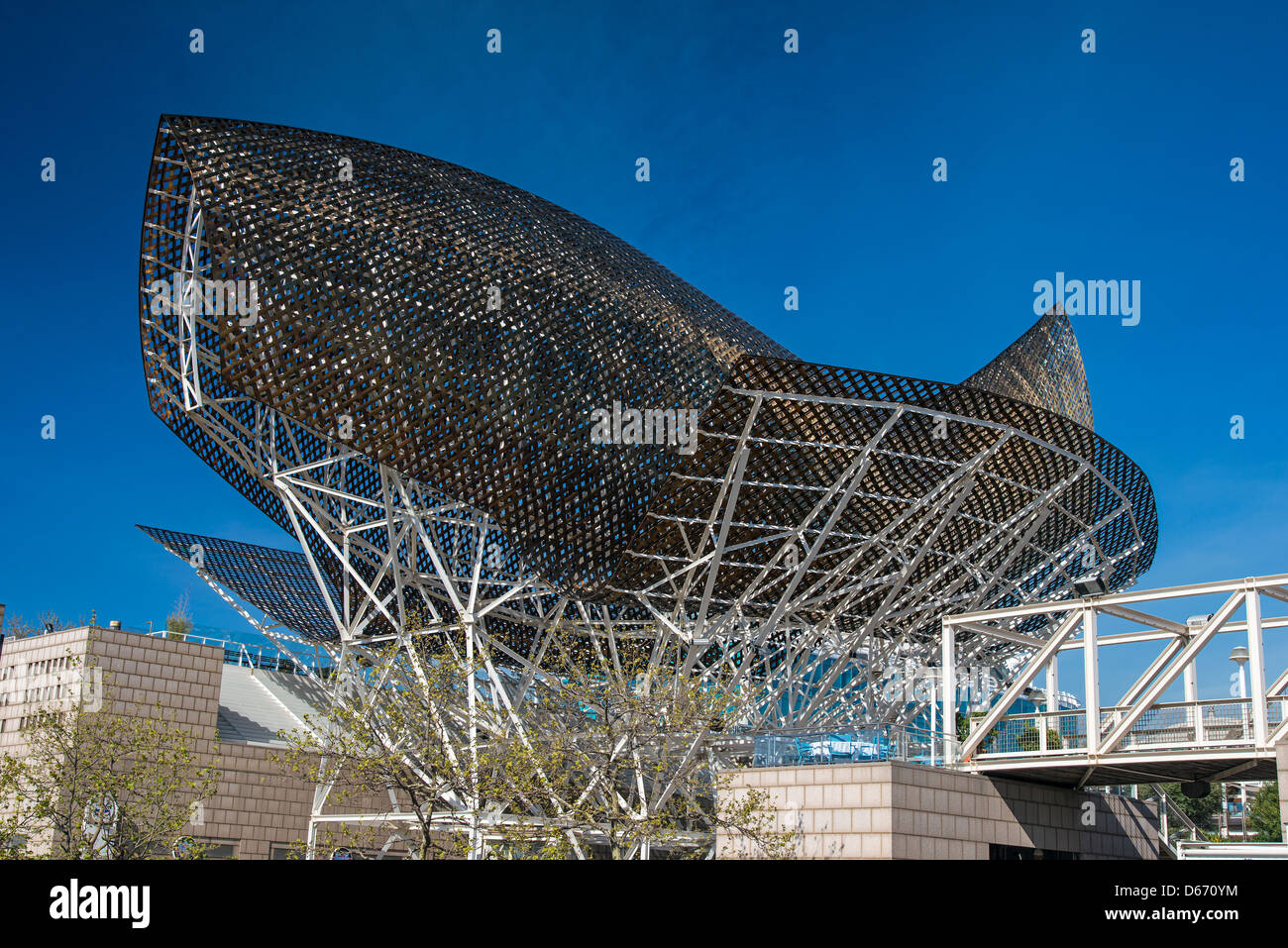 Copper fish barcelona hi-res stock photography and images - Alamy