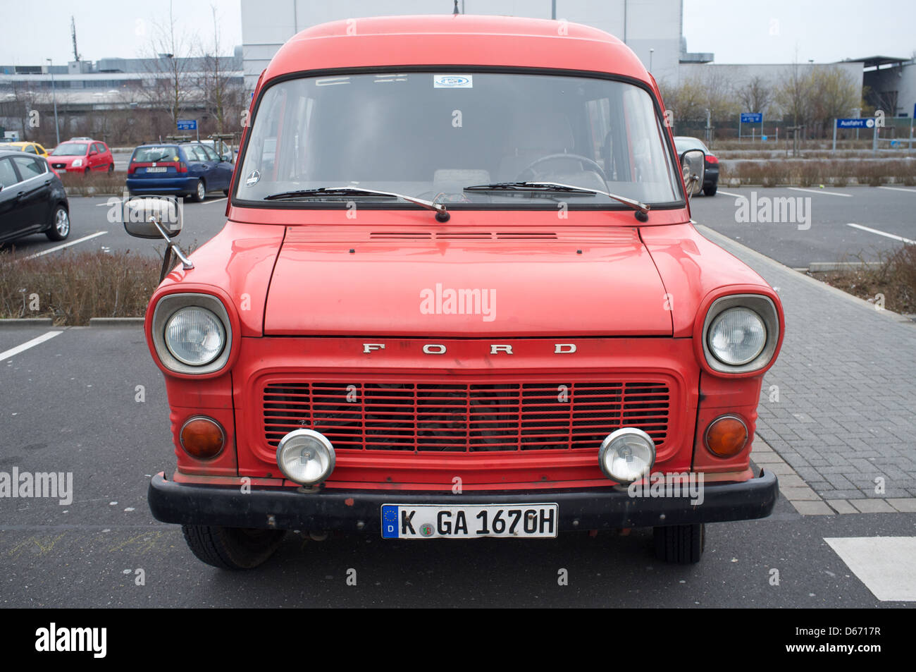Ford transit van hi-res stock photography and images - Alamy