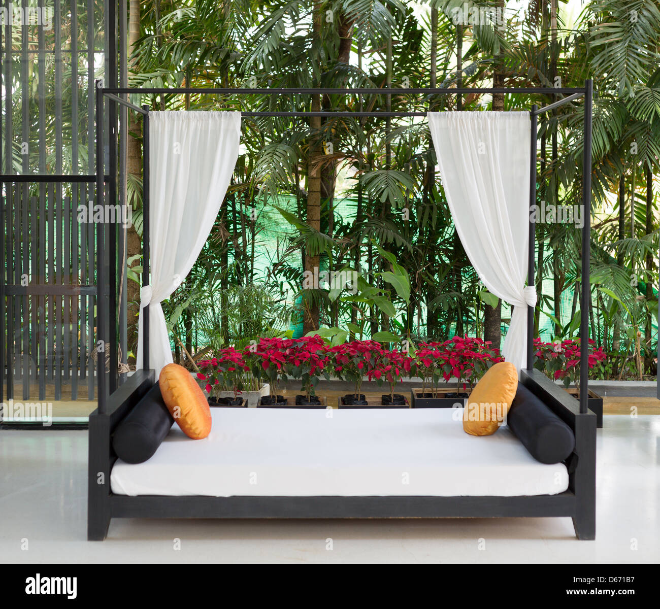 Lobby arrangement hi-res stock photography and images - Alamy