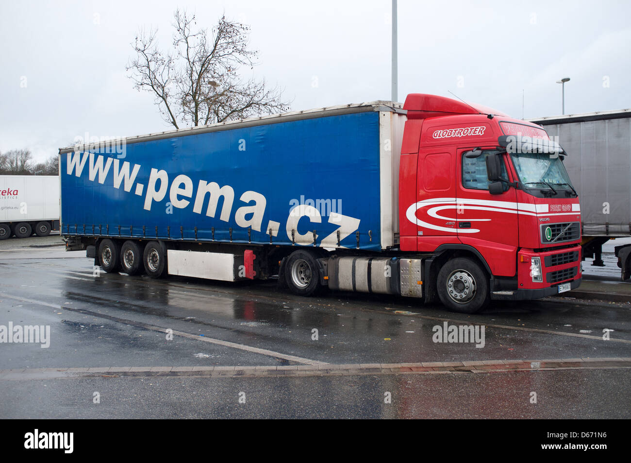 Volvo lorry hi-res stock photography and images - Alamy