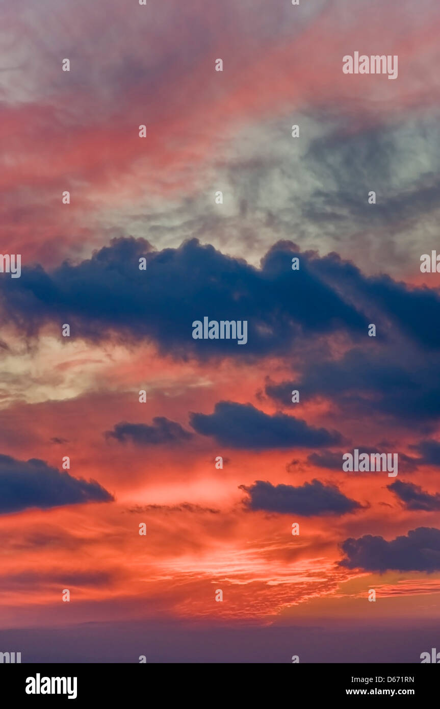 Dramatic images of sun light hi-res stock photography and images - Alamy