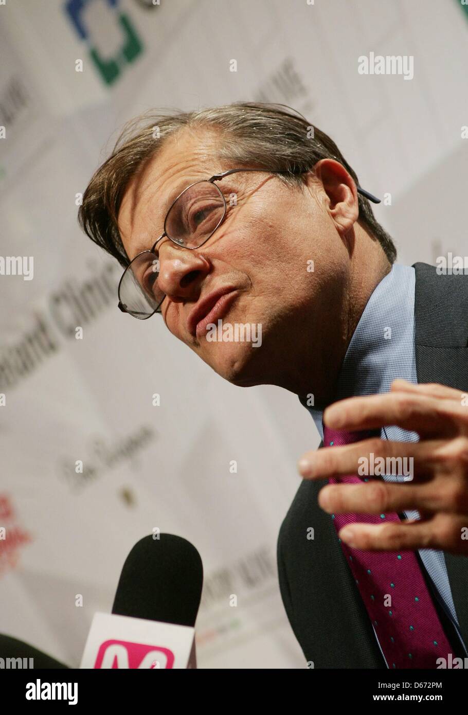 Dr michael roizen hi-res stock photography and images - Alamy