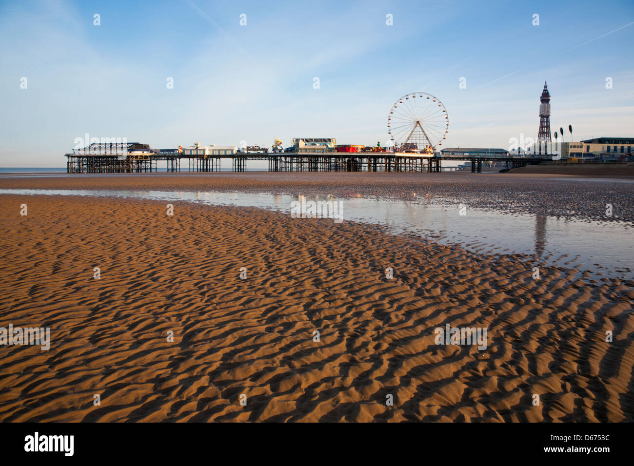 Blackpool seafront, Central Pier and beach early in the morning Stock ...