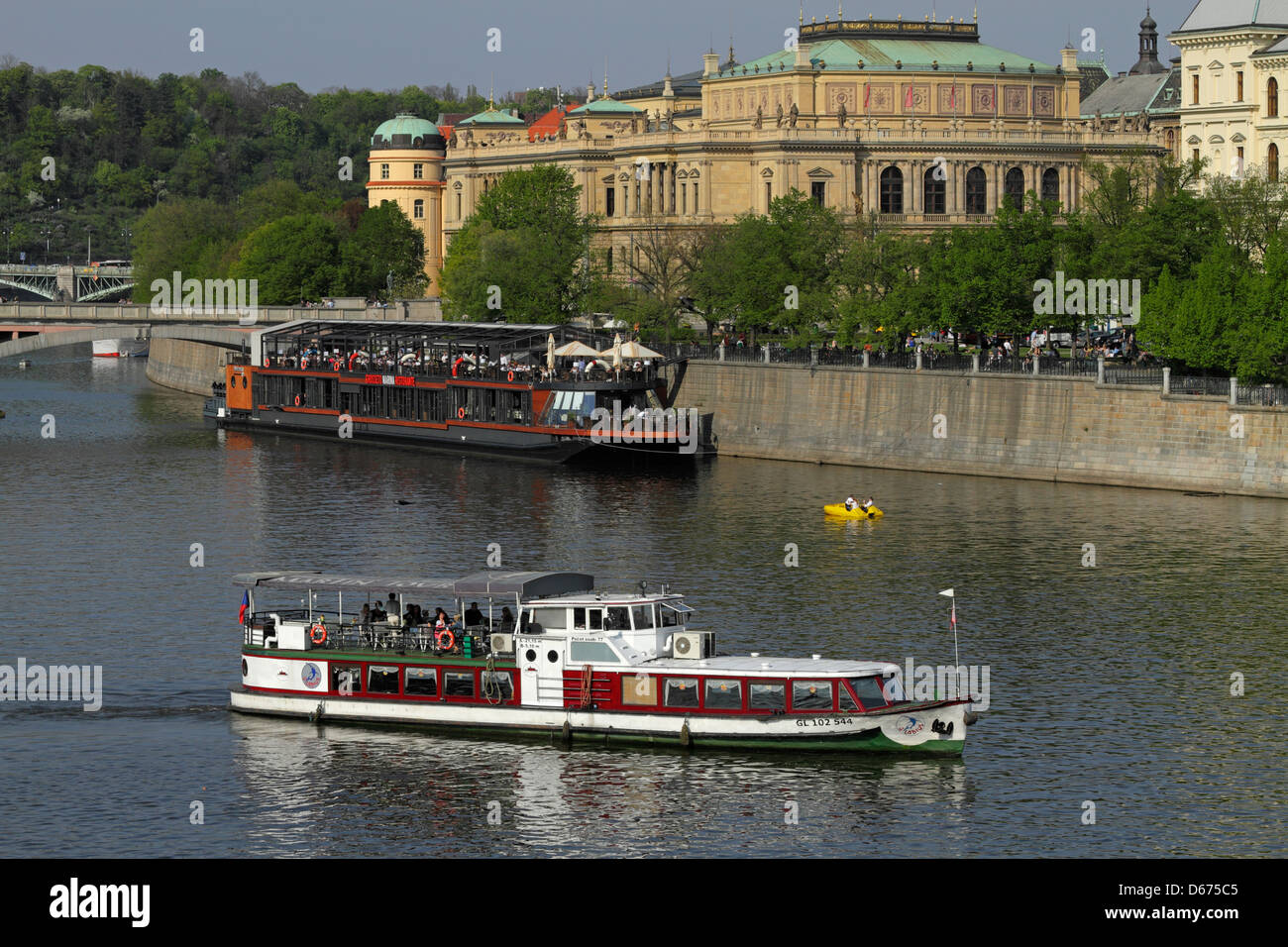 Cruise and restaurant boat hi-res stock photography and images - Alamy