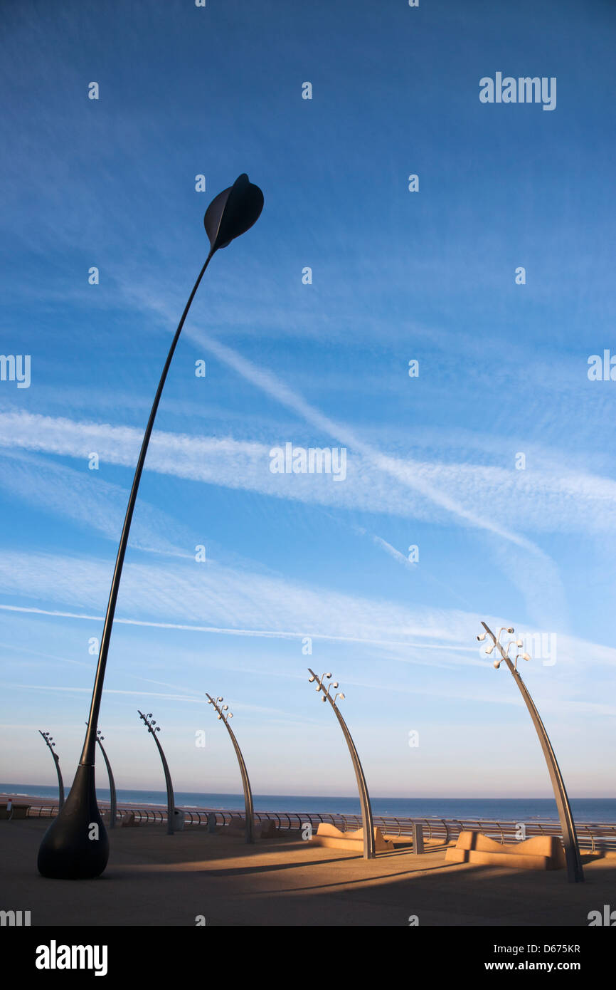 Sculpture on the promenade hi-res stock photography and images - Alamy