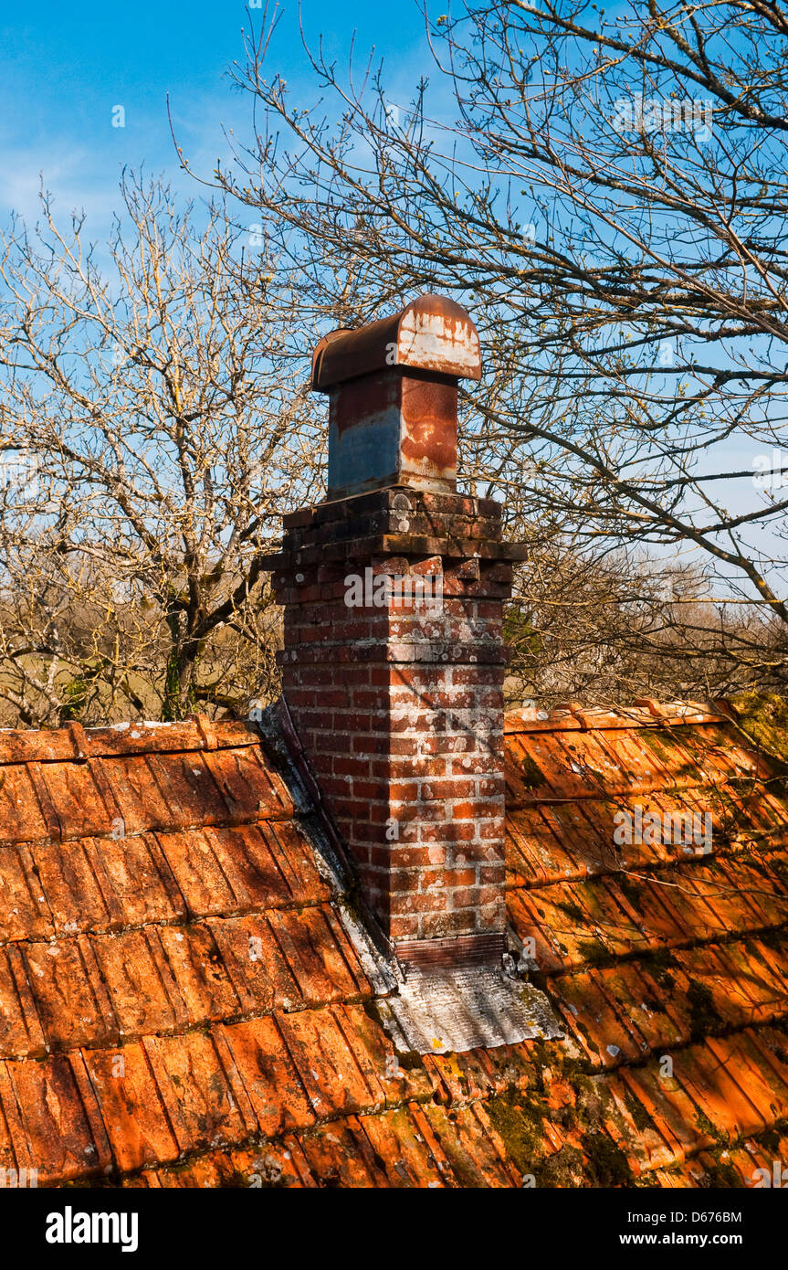 Old chimney pot hi-res stock photography and images - Alamy