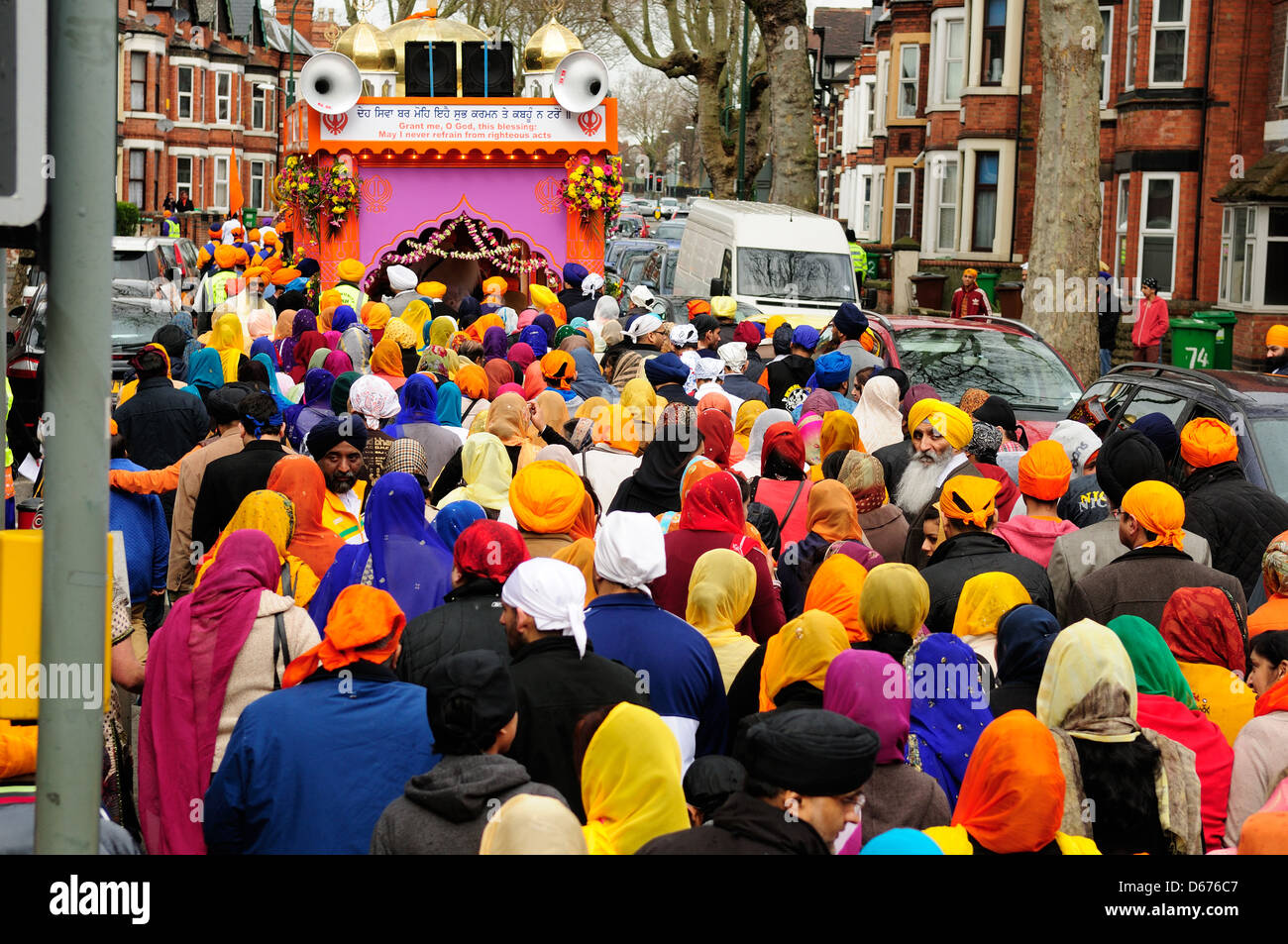 Nagar kirtan parade hi-res stock photography and images - Alamy