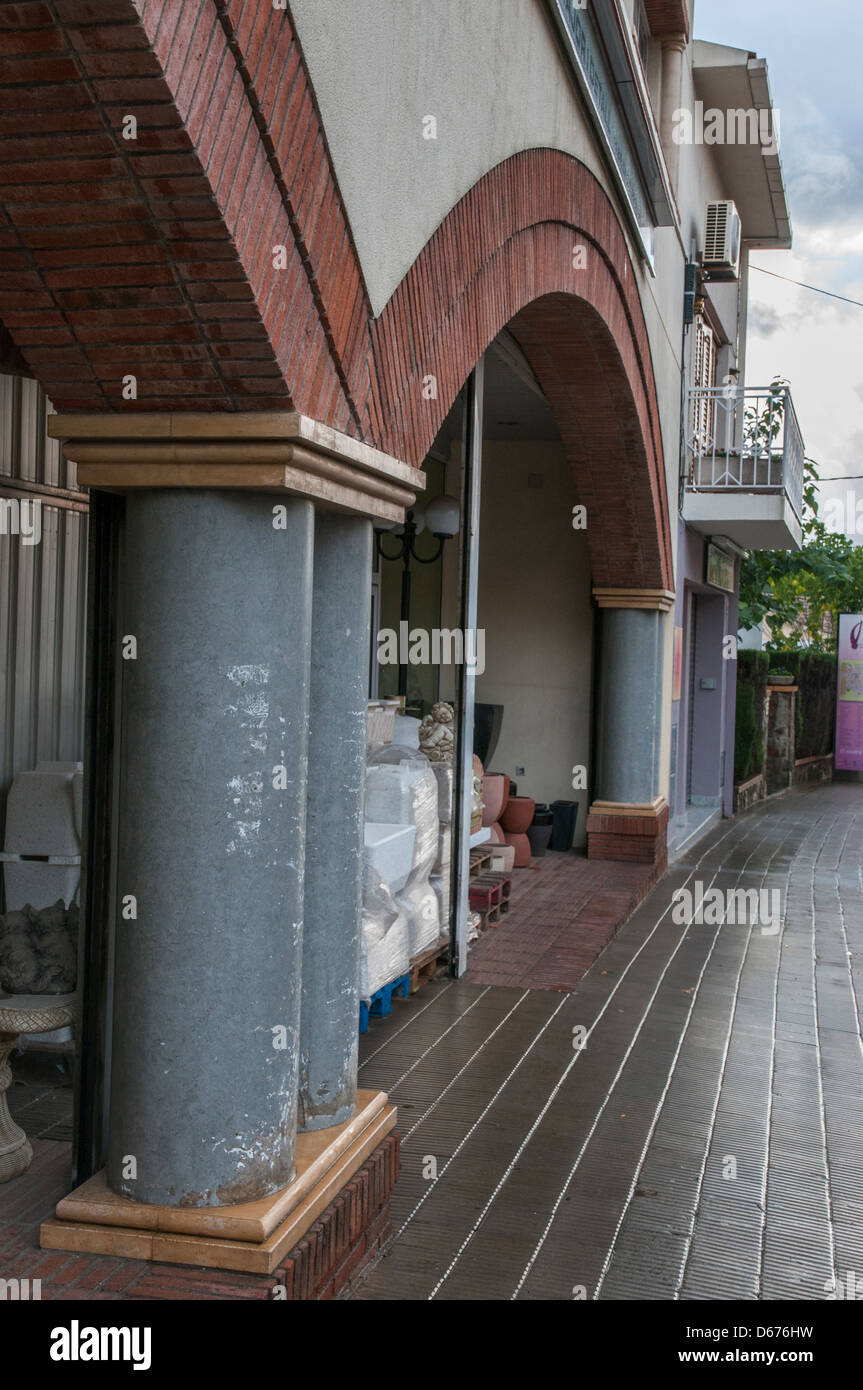 Columns idea hi-res stock photography and images - Alamy
