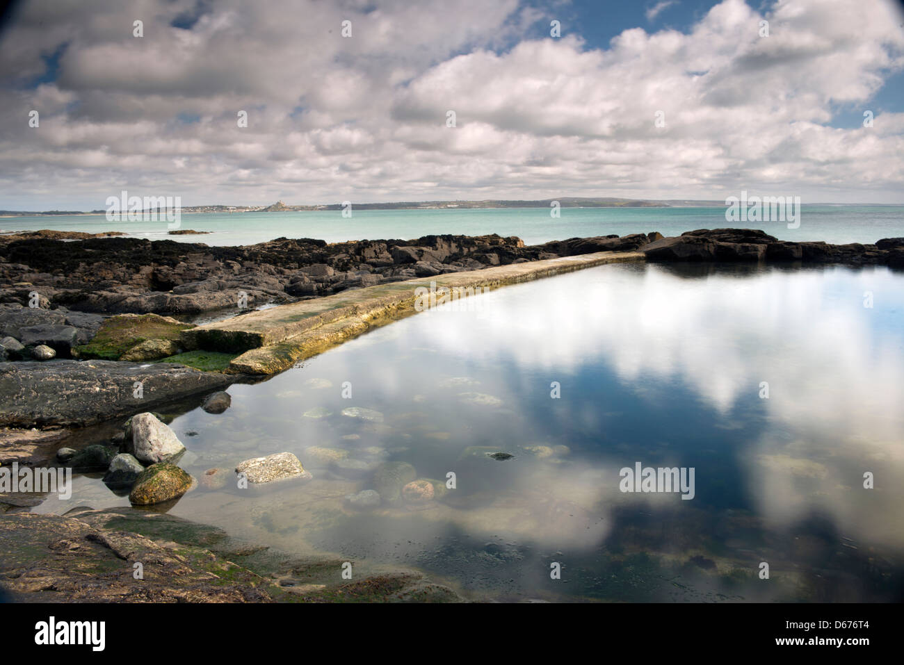 Mounts bay cornwall hi-res stock photography and images - Alamy
