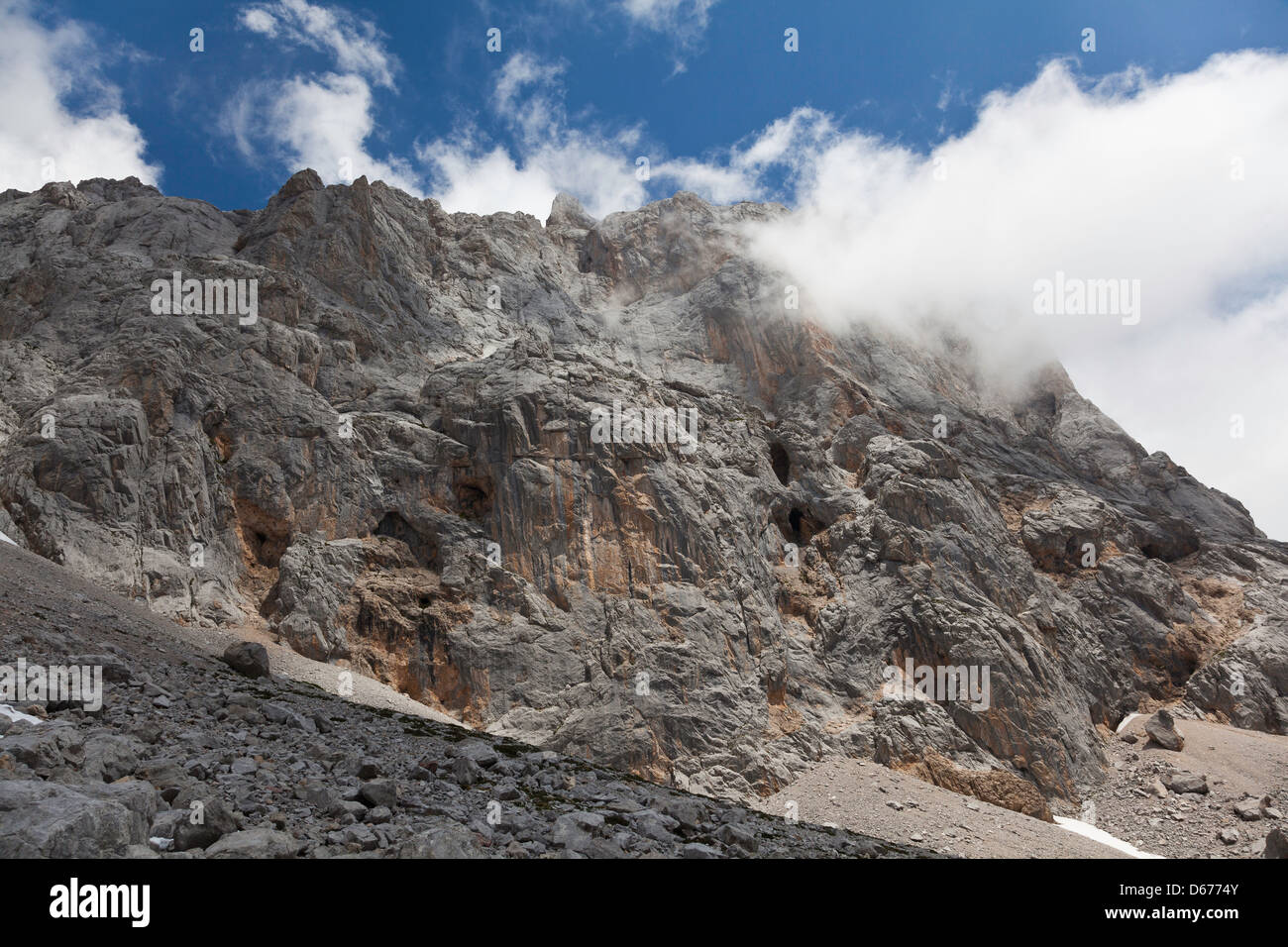 Barren crags hi-res stock photography and images - Alamy