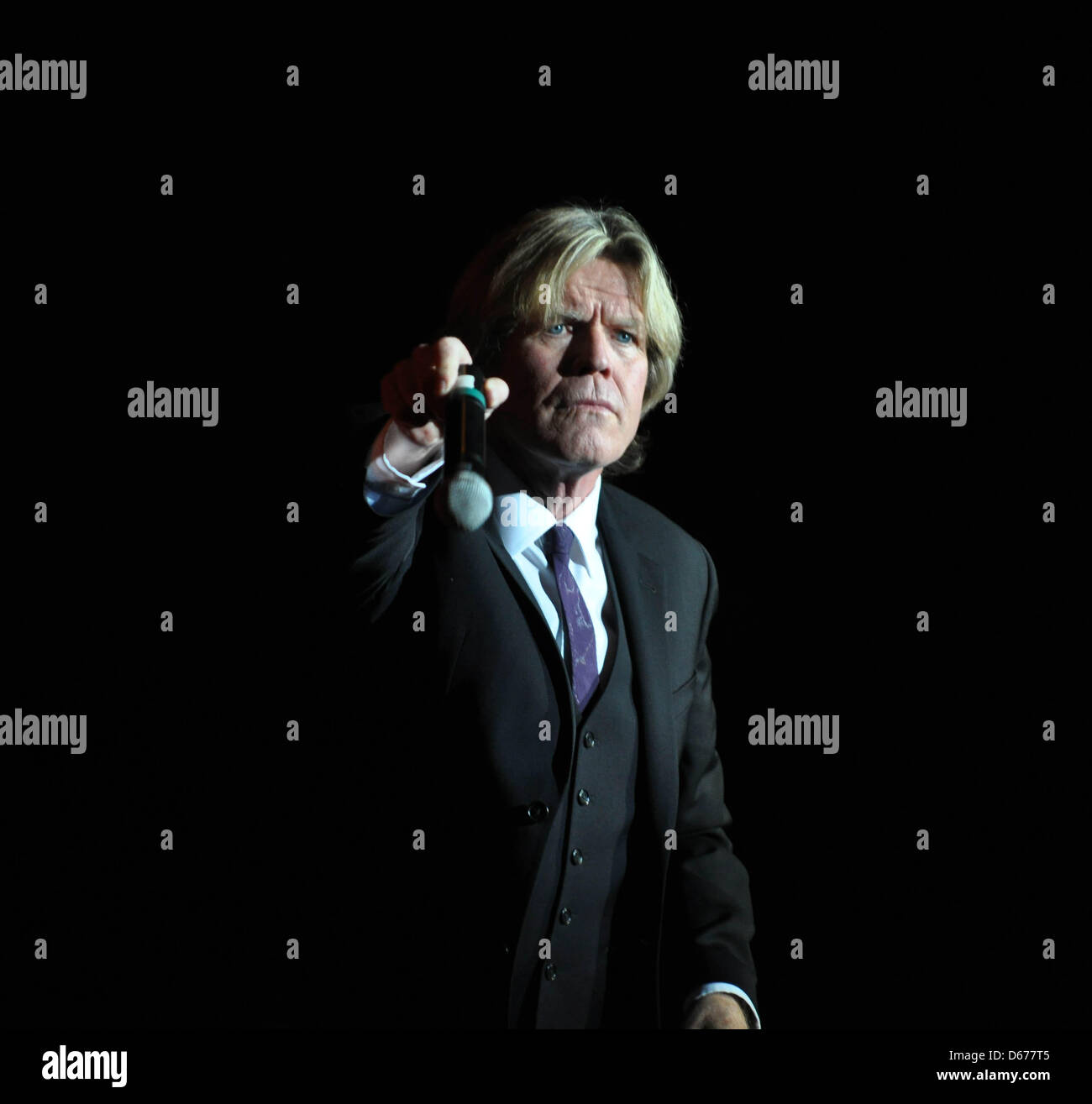 Peter noone singer hi-res stock photography and images - Alamy