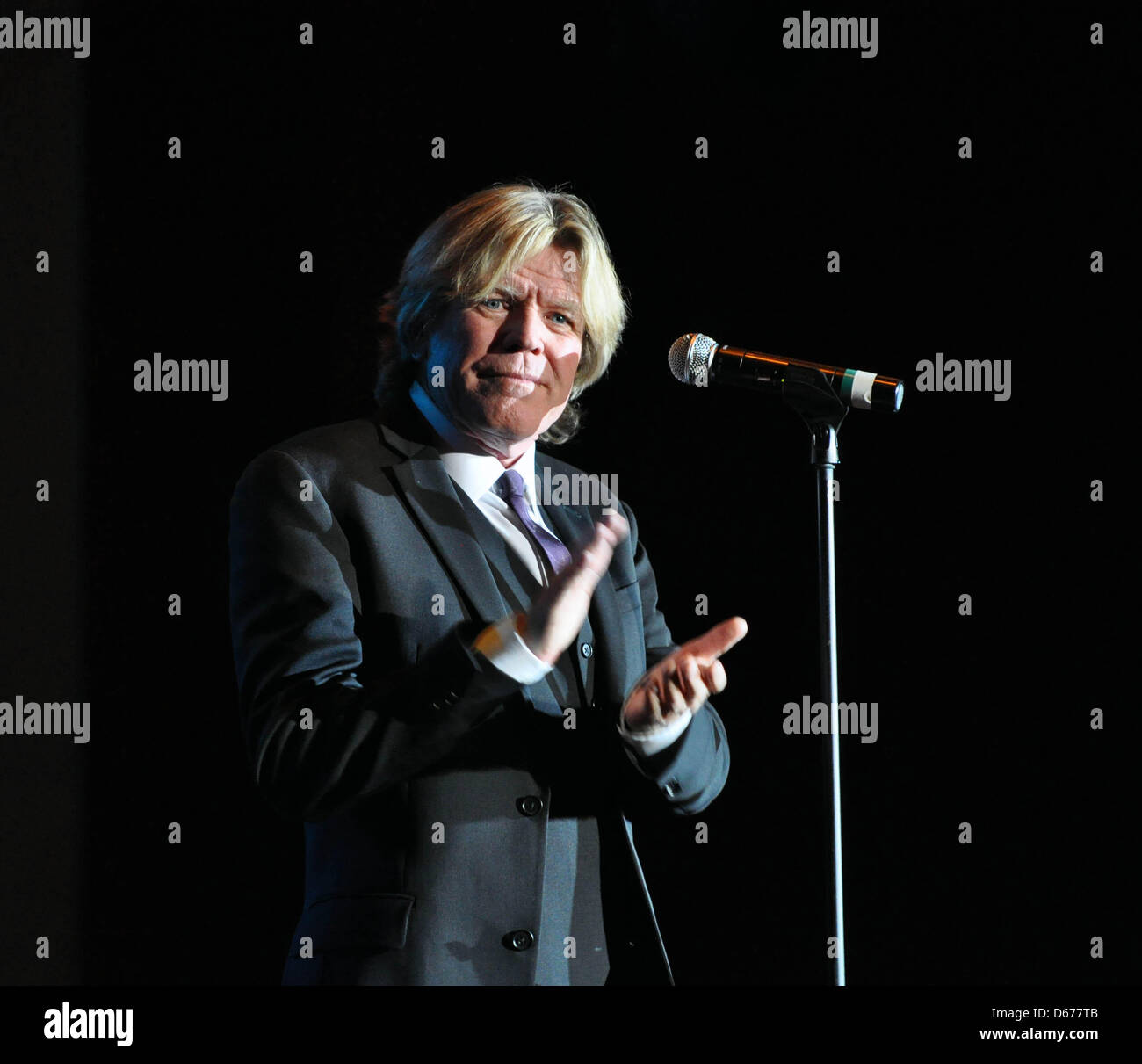 Peter noone singer hi-res stock photography and images - Alamy