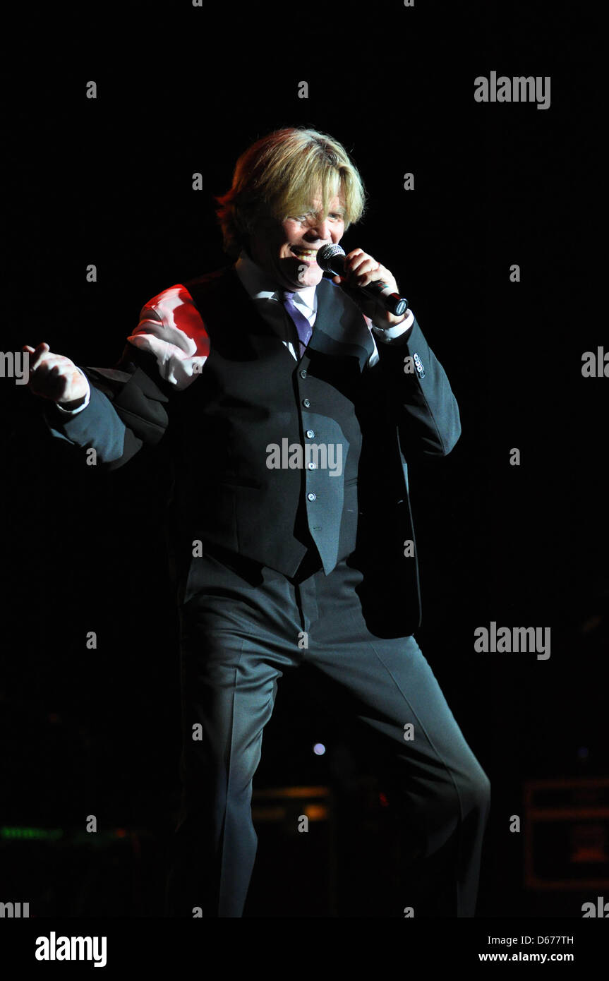 Peter noone singer hi-res stock photography and images - Alamy