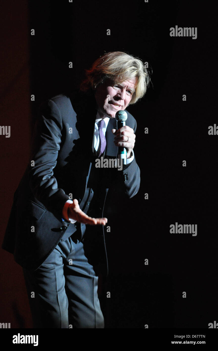 Peter noone singer hi-res stock photography and images - Alamy